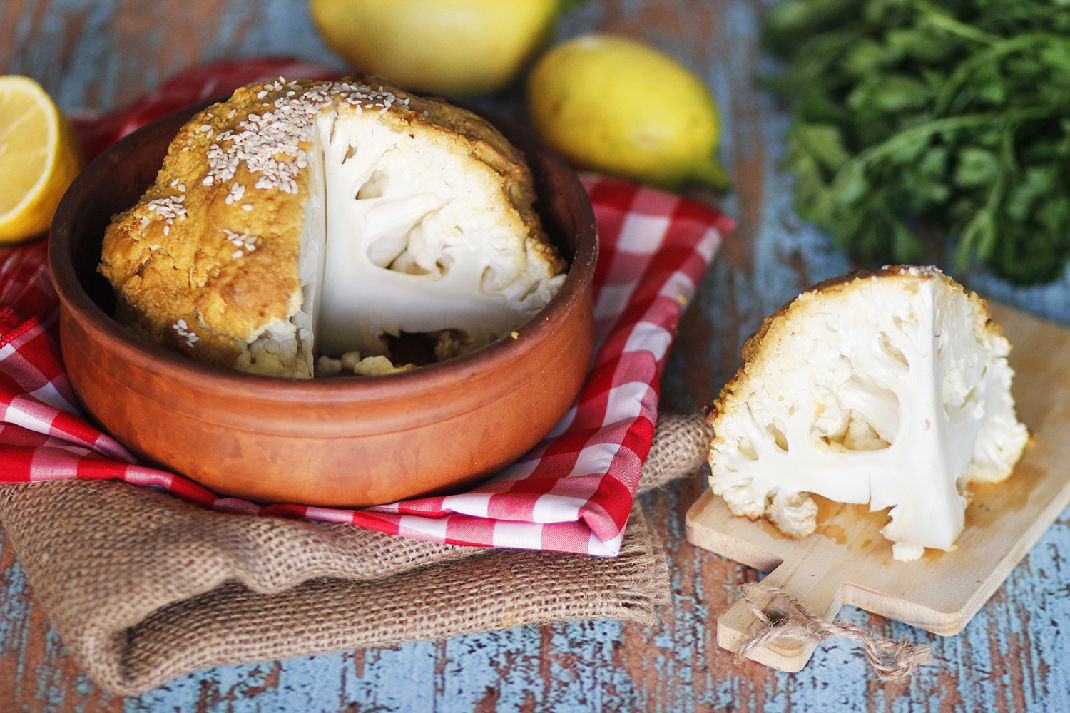 Food Stories #5: Γαβριήλ Νικολαΐδης φτιάχνει κουνουπίδι ολόκληρο στο ...