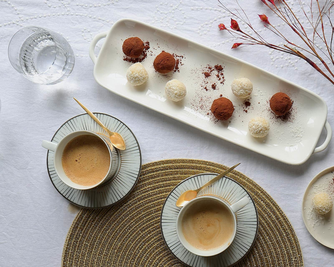 Choco lovers, ενωθείτε: Συνταγή για τρούφες από τρεις σοκολάτες ...