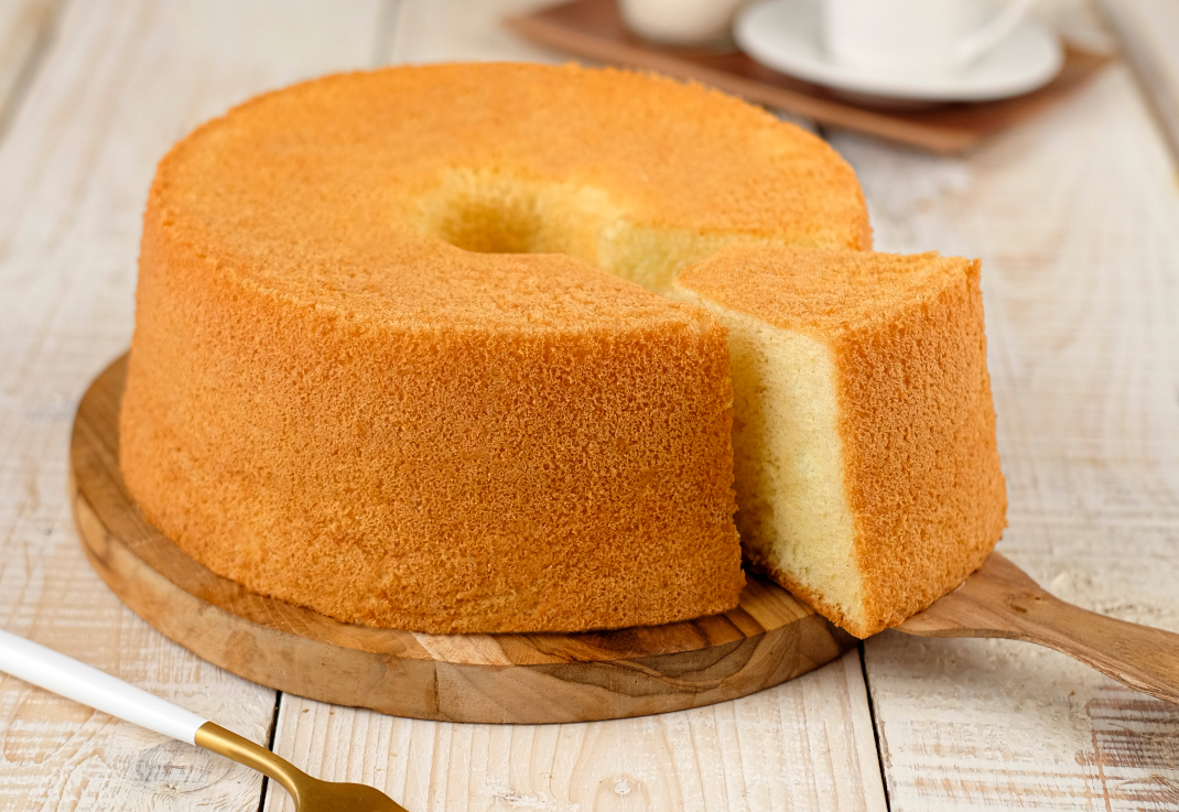 Chiffon cake: Το πιο αέρινο και αφράτο κέικ που υπάρχει και πρέπει να ...