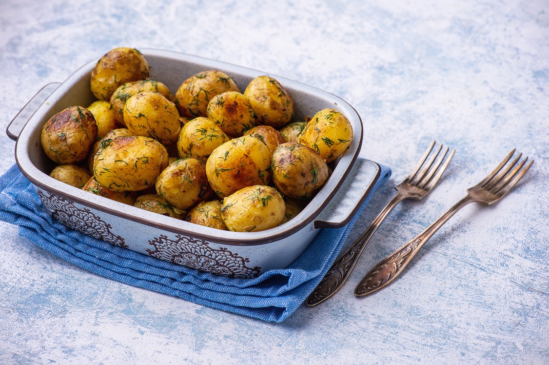 Λαχταριστές baby πατάτες φούρνου από τον Γιάννη Λουκάκο -Έξω τραγανές ...