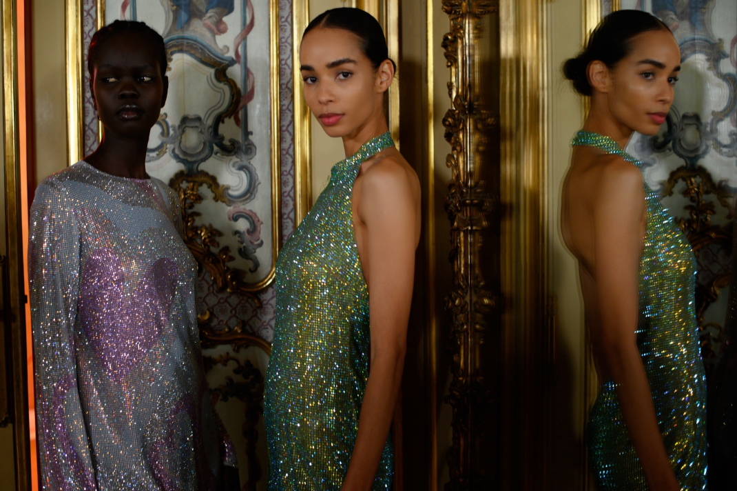 Time to shine -Το εντυπωσιακό show της Σίλιας Κριθαριώτη στο Παρίσι ...