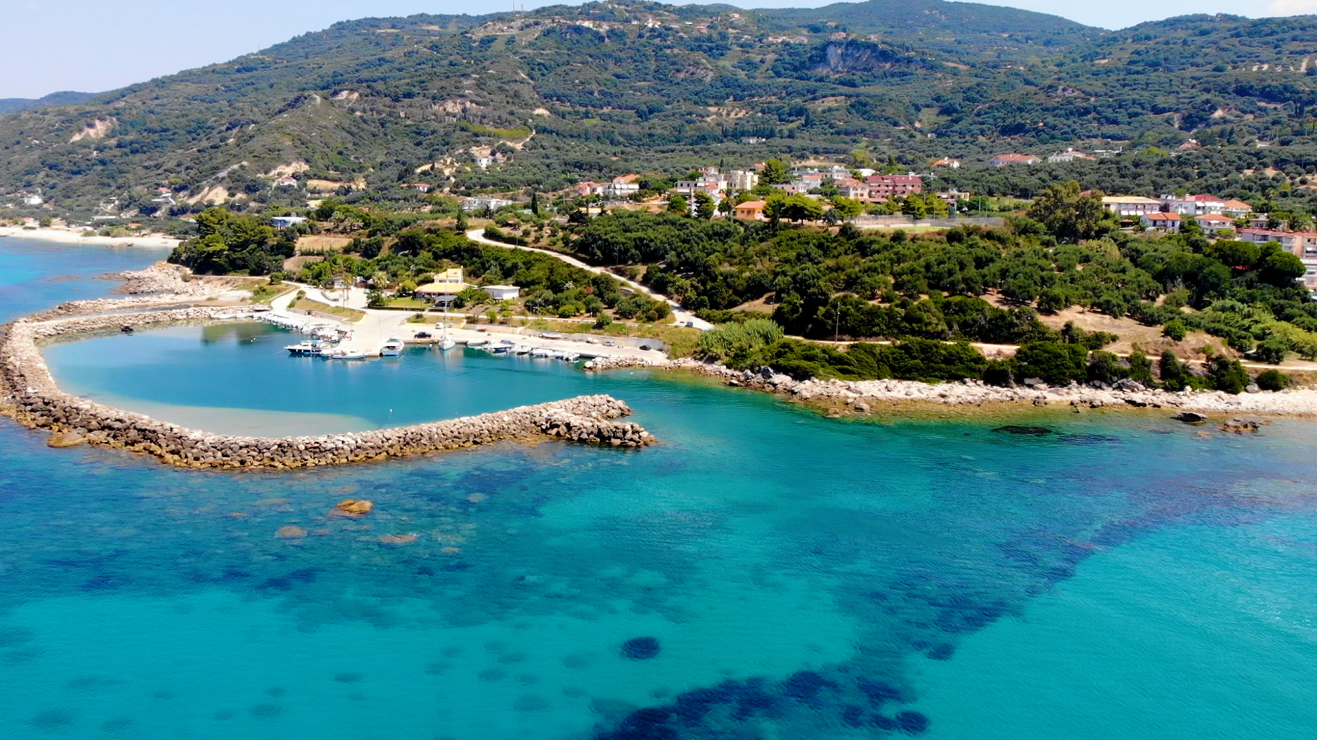 Λυγιά, ένας υπέροχος προορισμός με θέα το απέραντο γαλάζιο | BOVARY