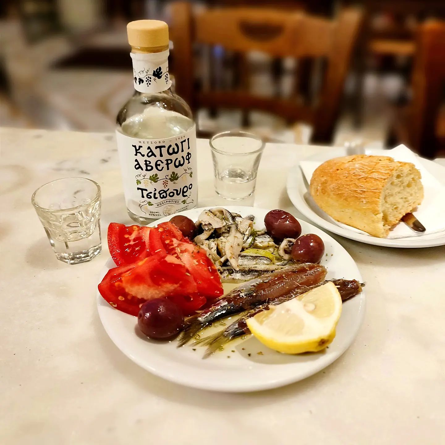 Λέσβιον: Το ουζερί στο Γαλάτσι με την αιγαιοπελαγίτικη αύρα, σερβίρει ...