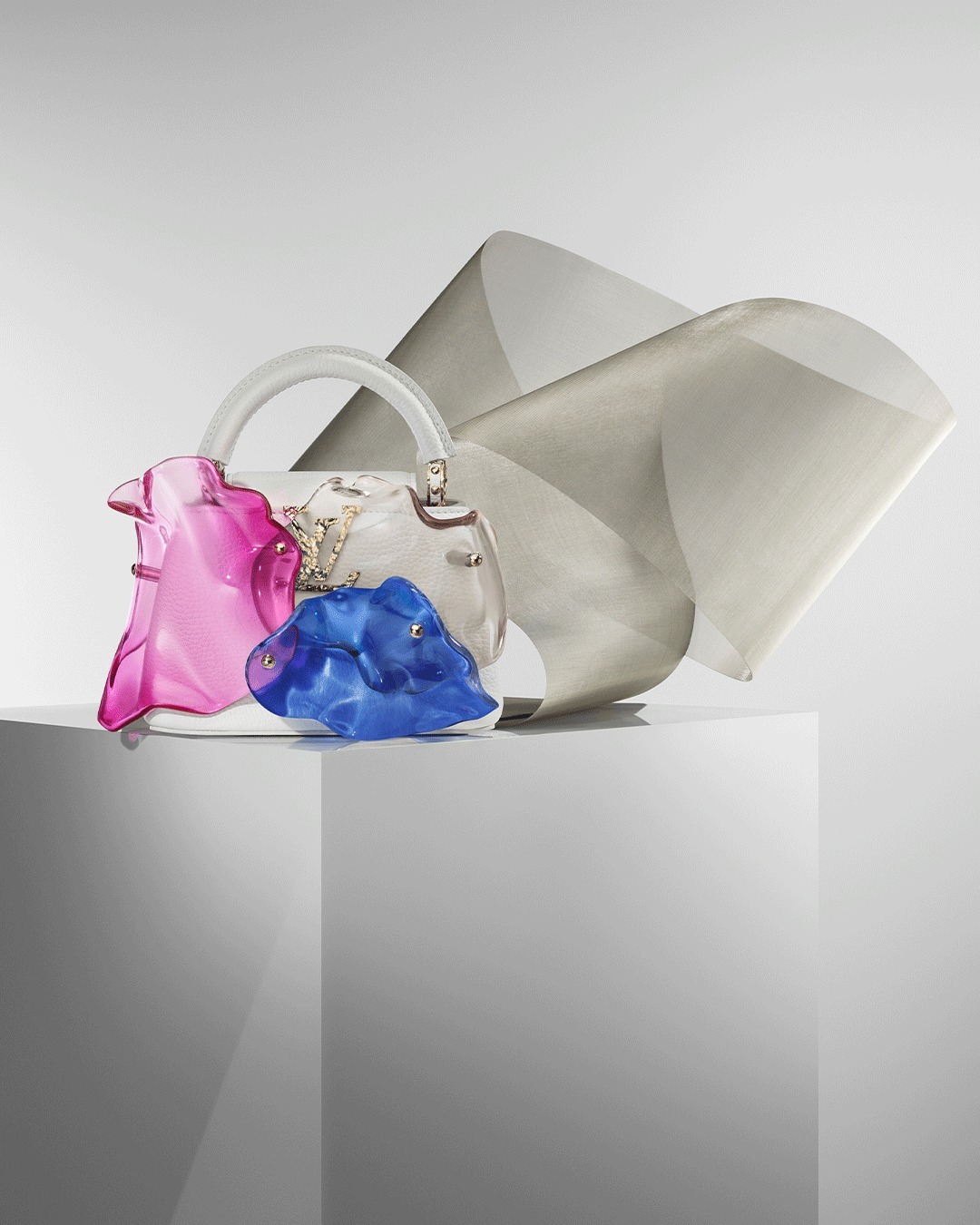 Ο οίκος Louis Vuitton συνεργάστηκε με τον αρχιτέκτονα Frank Gehry για ...
