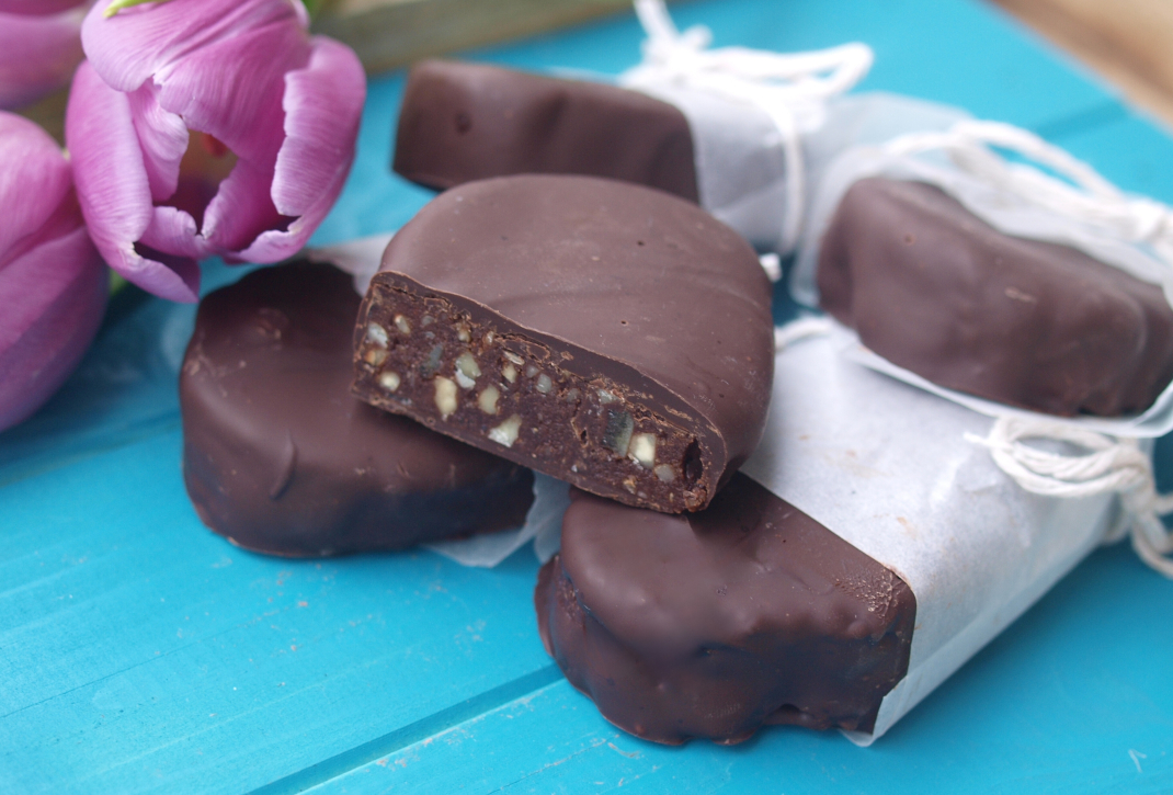 Συνταγή για νηστίσιμες καριόκες -Πλούσιες σε καρύδι και σοκολάτα | BOVARY