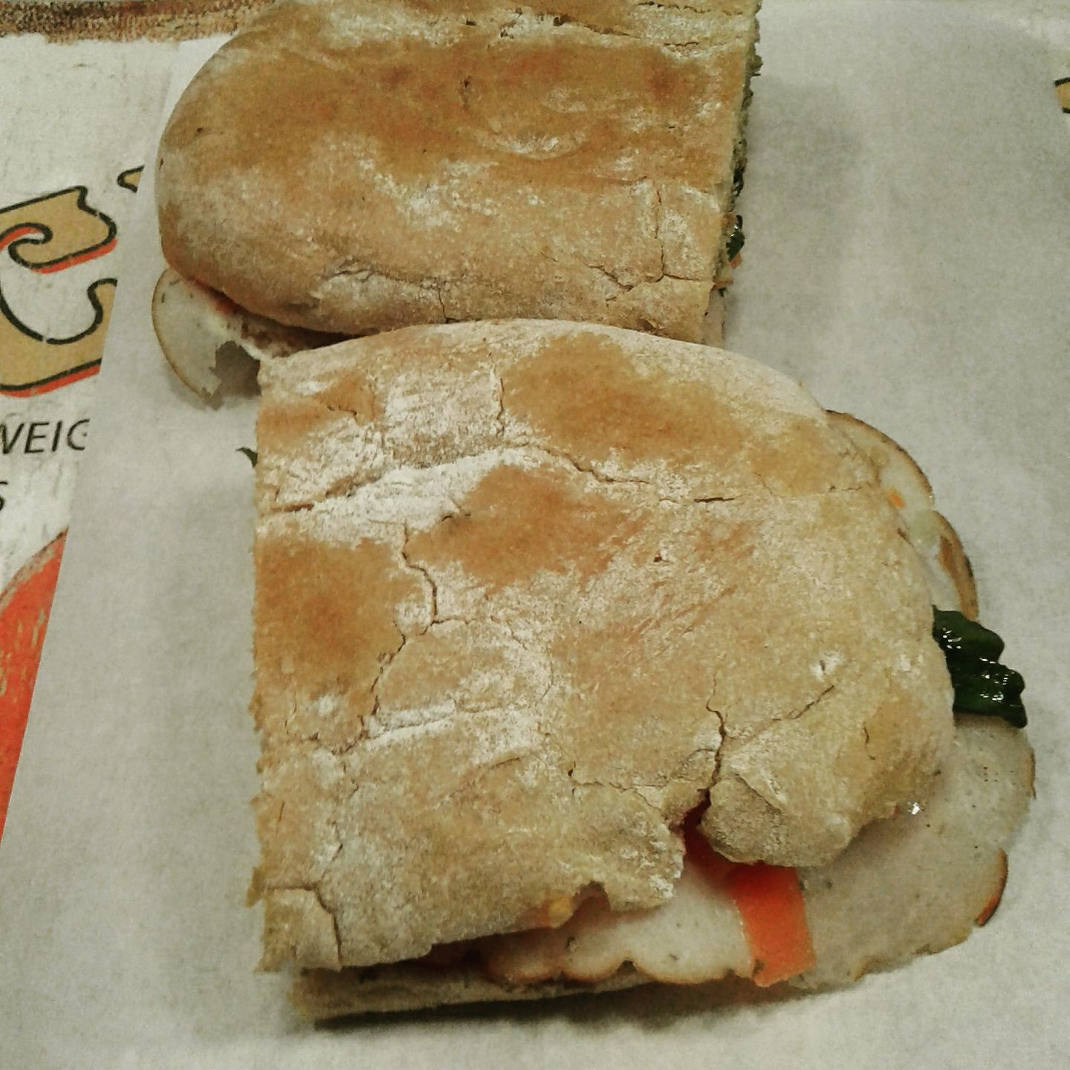 Duck Soup Cafe: Στην αυλή αυτού του κρυμμένου bistro θα απολαύσεις το ...