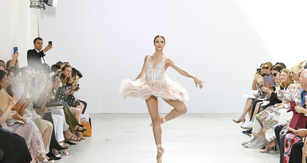 Πουέντ και τούτου στο μαγευτικό show της Σίλιας Κριθαριώτη στο Παρίσι ...