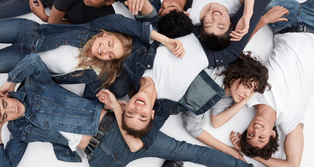 Εσείς τι σχέδιο θέλετε πάνω στο Gap denim σας; | BOVARY