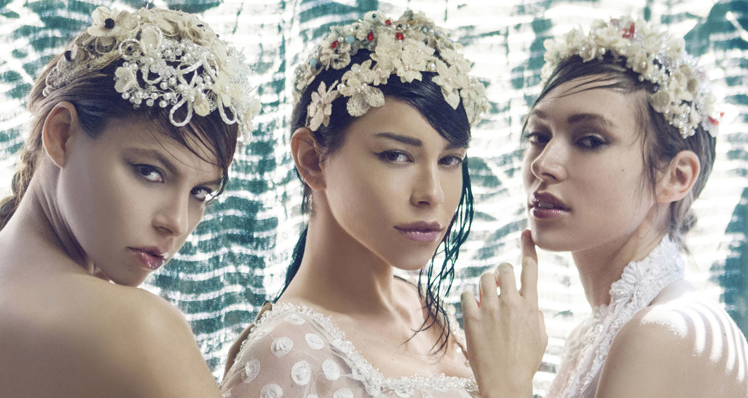 Μοντέλα του GNTM όπως δεν τα έχουμε ξαναδεί -Με νυφικά και ρομαντικά hair accessories για τις ...