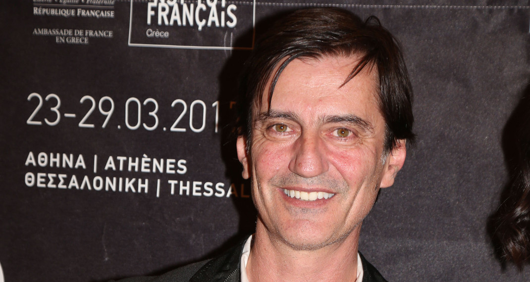 O Θοδωρής Κουτσογιαννόπουλος ποζάρει με την κόρη του Johnny Depp, Lily ...