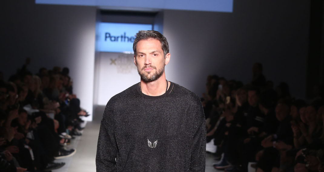 Σπάνια εμφάνιση του Αλέξανδρου Παρθένη με τη σύντροφό του | BOVARY