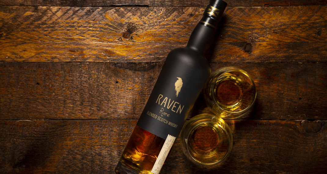 Το ολοκαίνουριο Raven Rare είναι ένα New Age Premium Blended Scotch ...