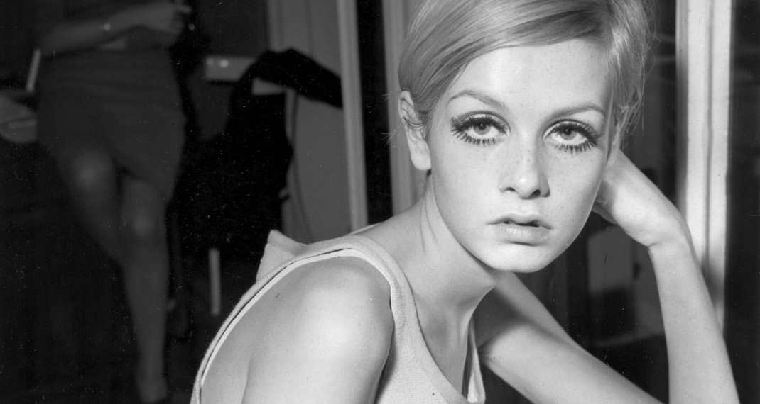 Twiggy: To κορίτσι που αψήφησε όλα τα πρότυπα ομορφιάς των 60s | BOVARY