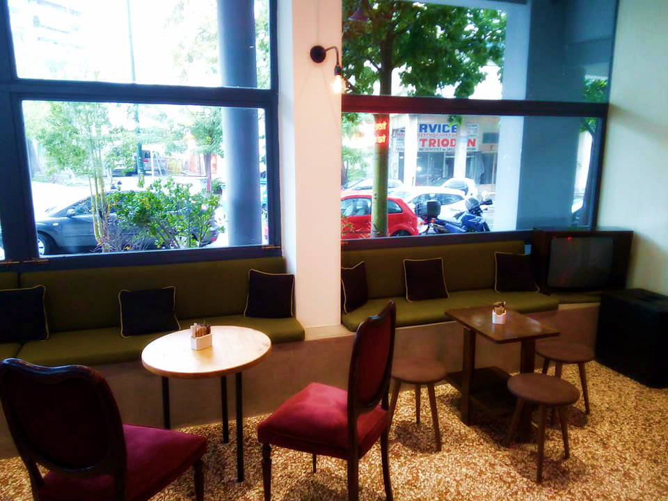 Rudu Bar: Το νέο στέκι στα Πετράλωνα με βερολινέζικο αέρα κι ένα μικρό ...