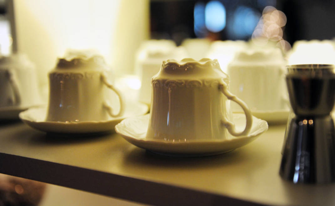 «Σοκολάτα»: Ο ναός της ζεστής σοκολάτας στο κέντρο της Αθήνας | BOVARY