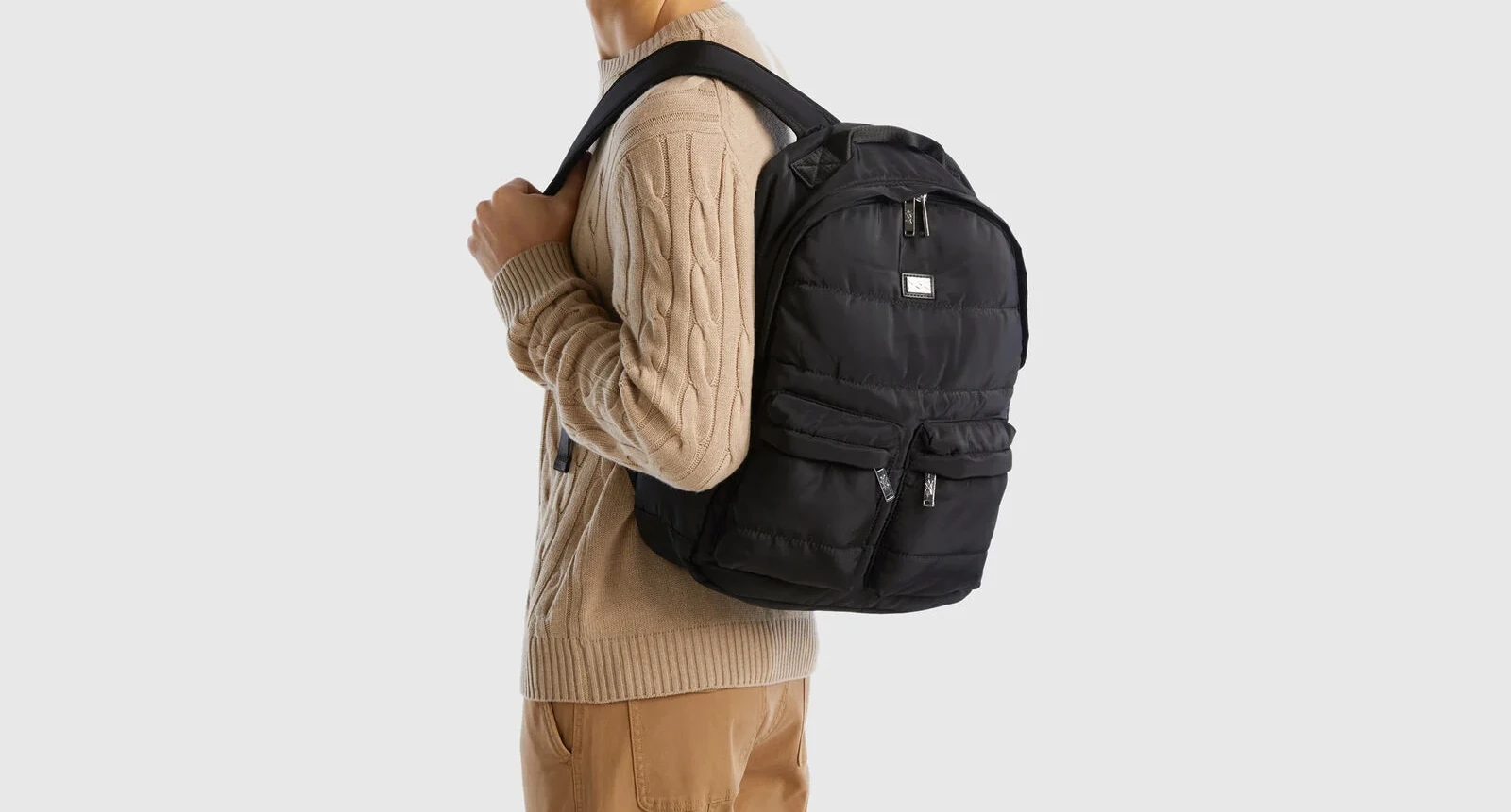 Το στιλάτο backpack από τα Benetton είναι ό,τι πρέπει για τις βόλτες ...