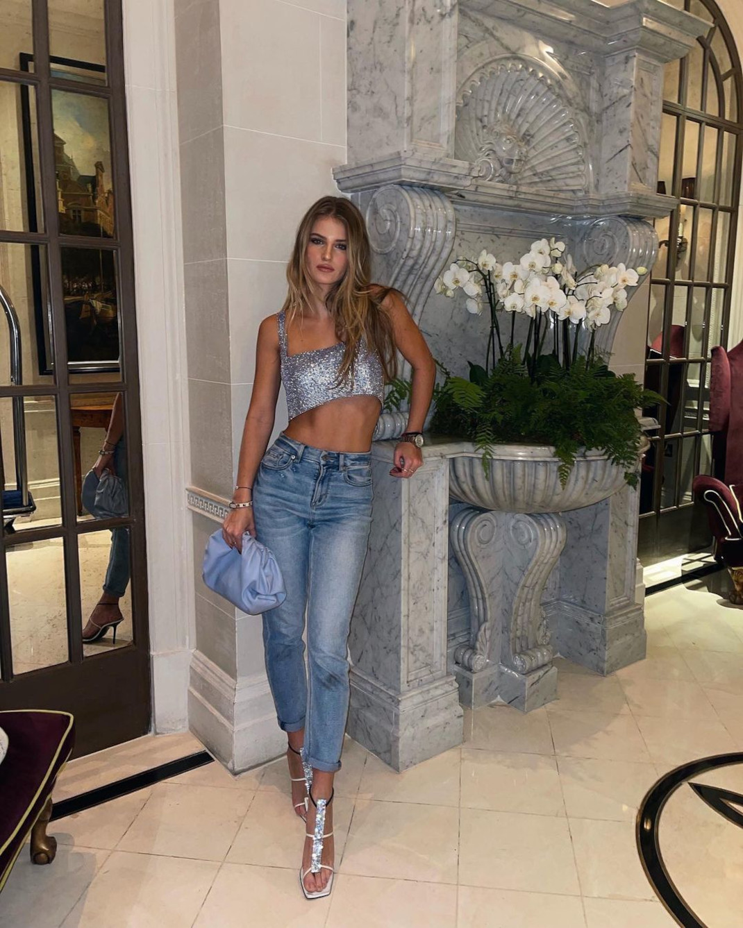 Η κόρη της Ελένης Πετρουλάκη, Άννα Μαρία, με τζιν και sparkly top -Το ...