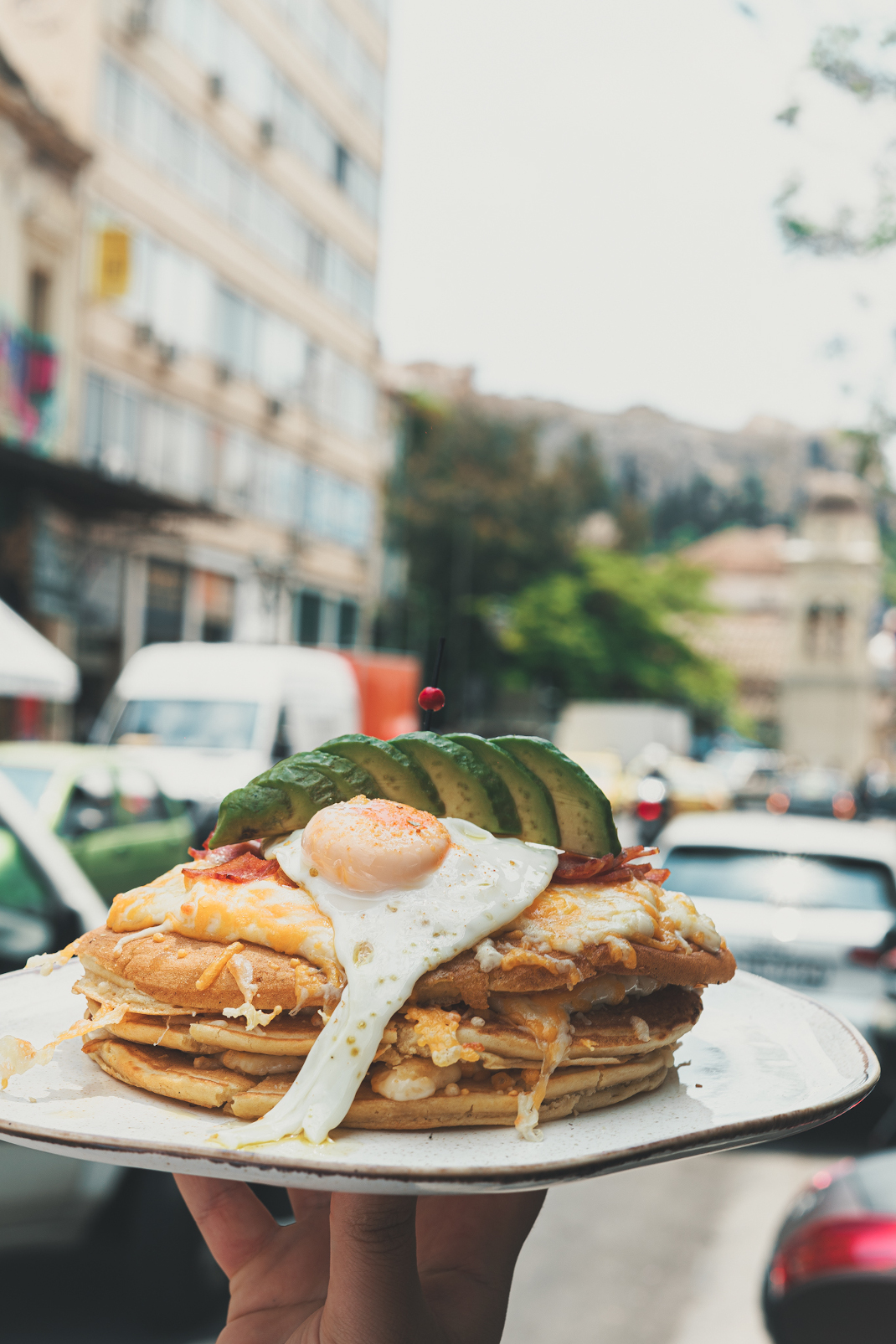 Τhe Brunch Factory: Ο instagrammable κήπος στην Αθηνάς που θέλει να ...