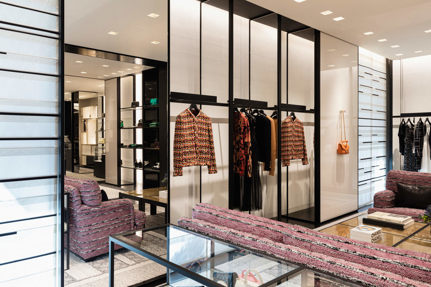 Πολυτέλεια και τέχνη στην πρώτη μπουτίκ της Chanel στην καρδιά της ...