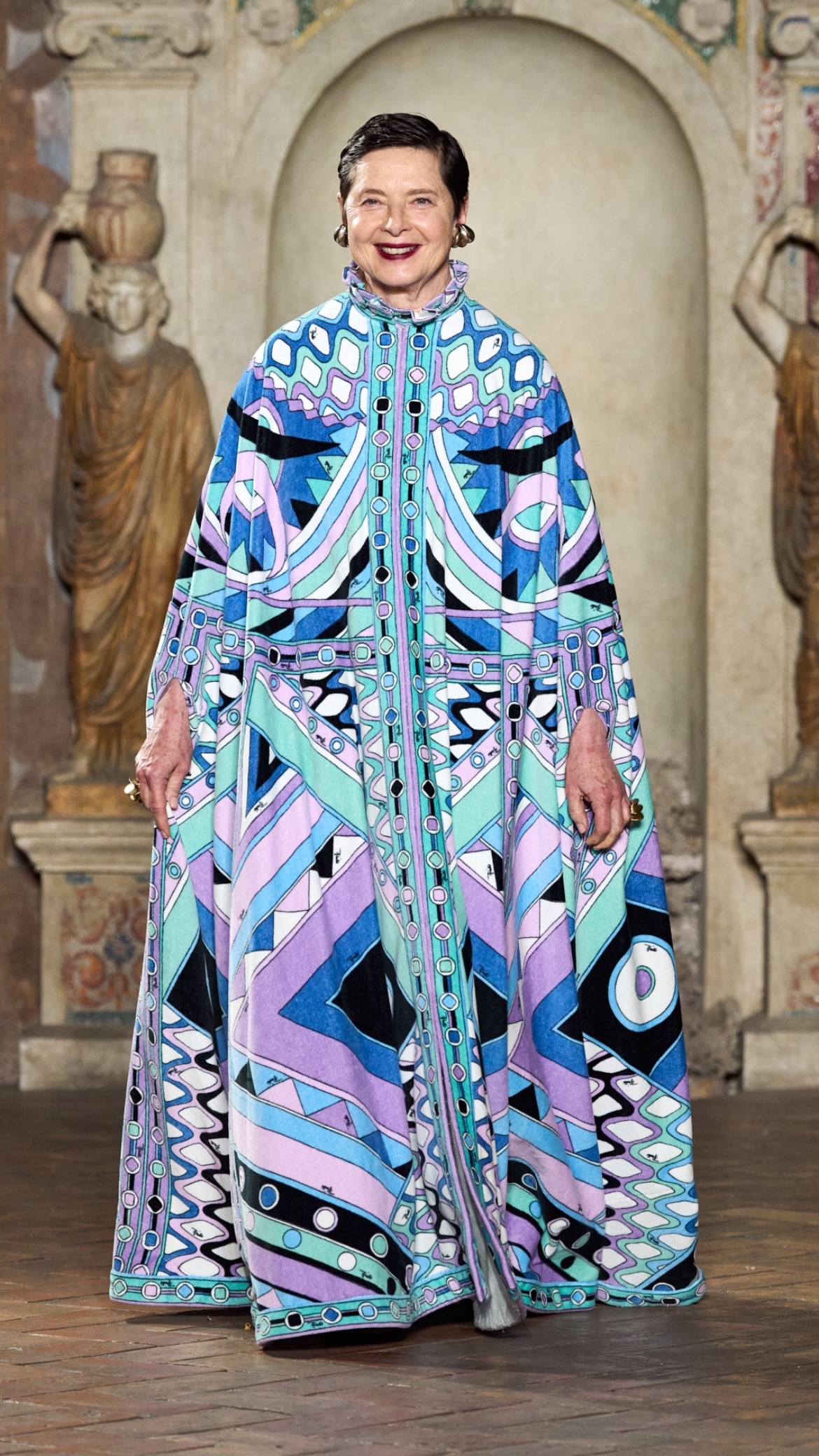 Ένα εξώφυλλο της Ιζαμπέλα Ροσελίνι ενέπνευσε τη S/S '24 συλλογή του ...