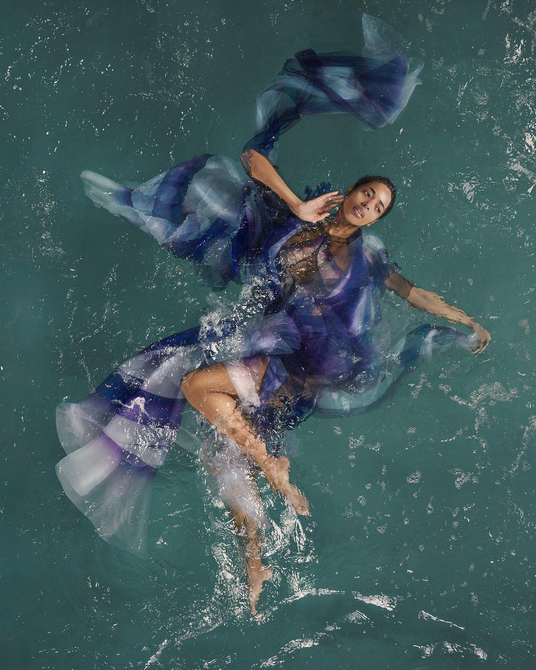 Iris Van Herpen: Μια αριστουργηματική κολεξιόν υψηλής ραπτικής τιμά τις ...