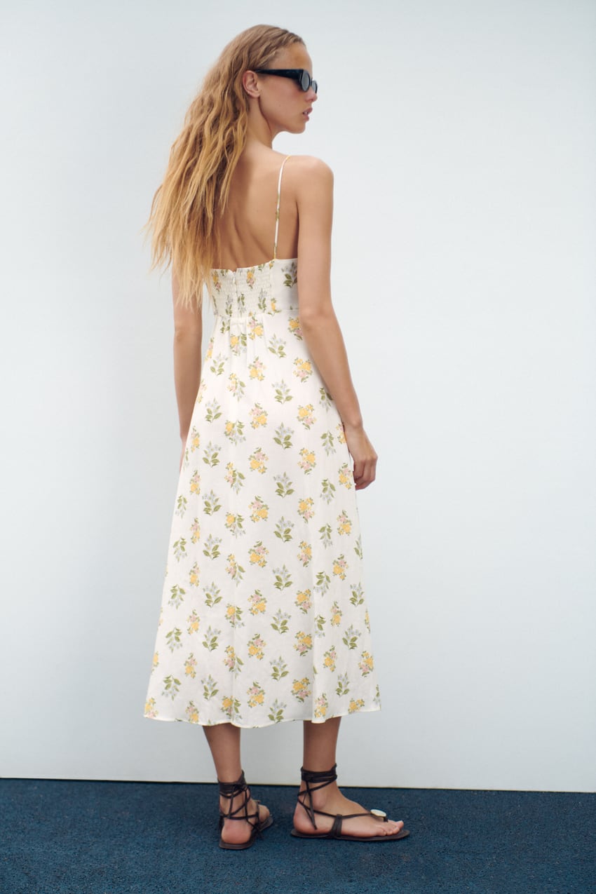 Το βάζεις στη ντουλάπα σου με 39,95 ευρώ: Το June dress από τα Zara ...