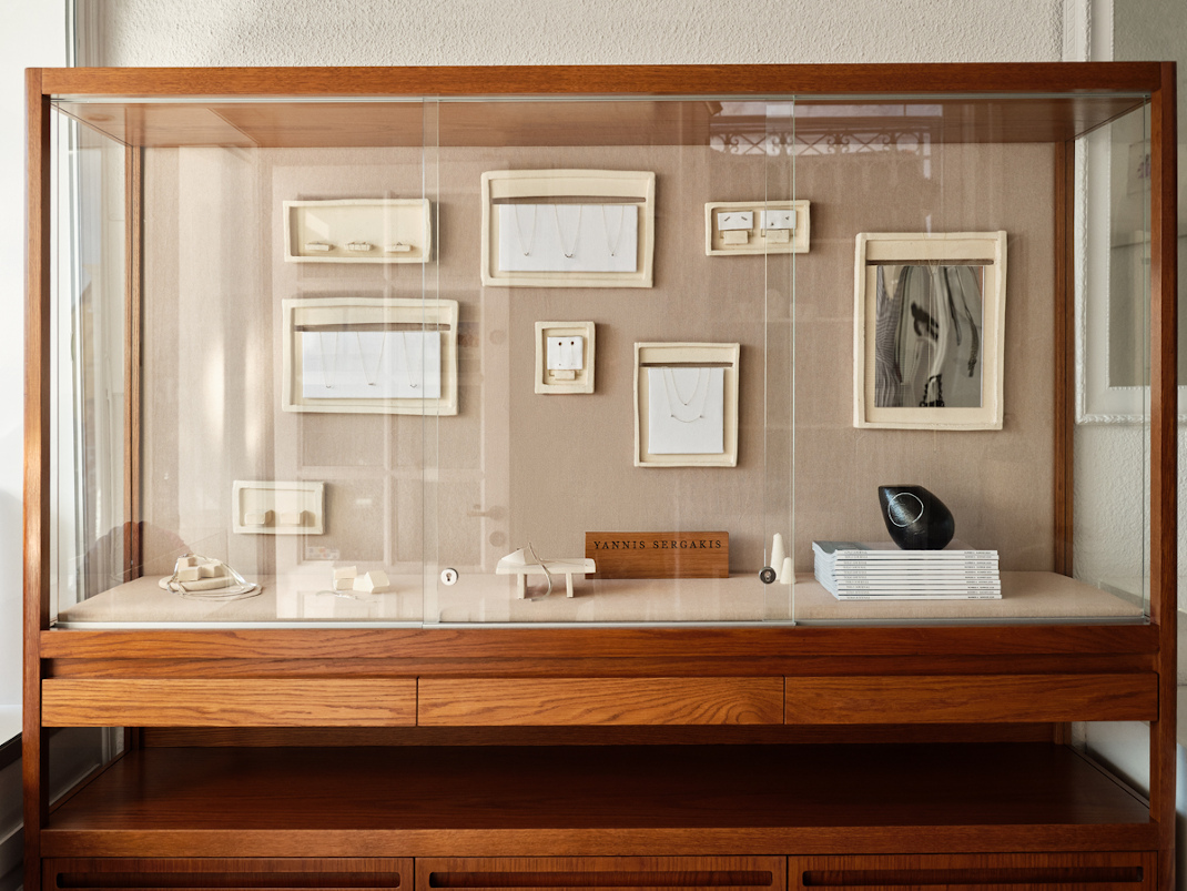 Yannis Sergakis Corner αποκλειστικά στο Speak Out Concept Store στην ...