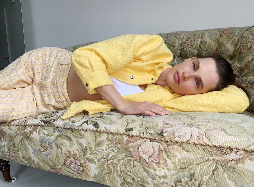 Στη νέα καμπάνια των Zara τα μοντέλα φωτογραφίζονται στα σπίτια τους ...