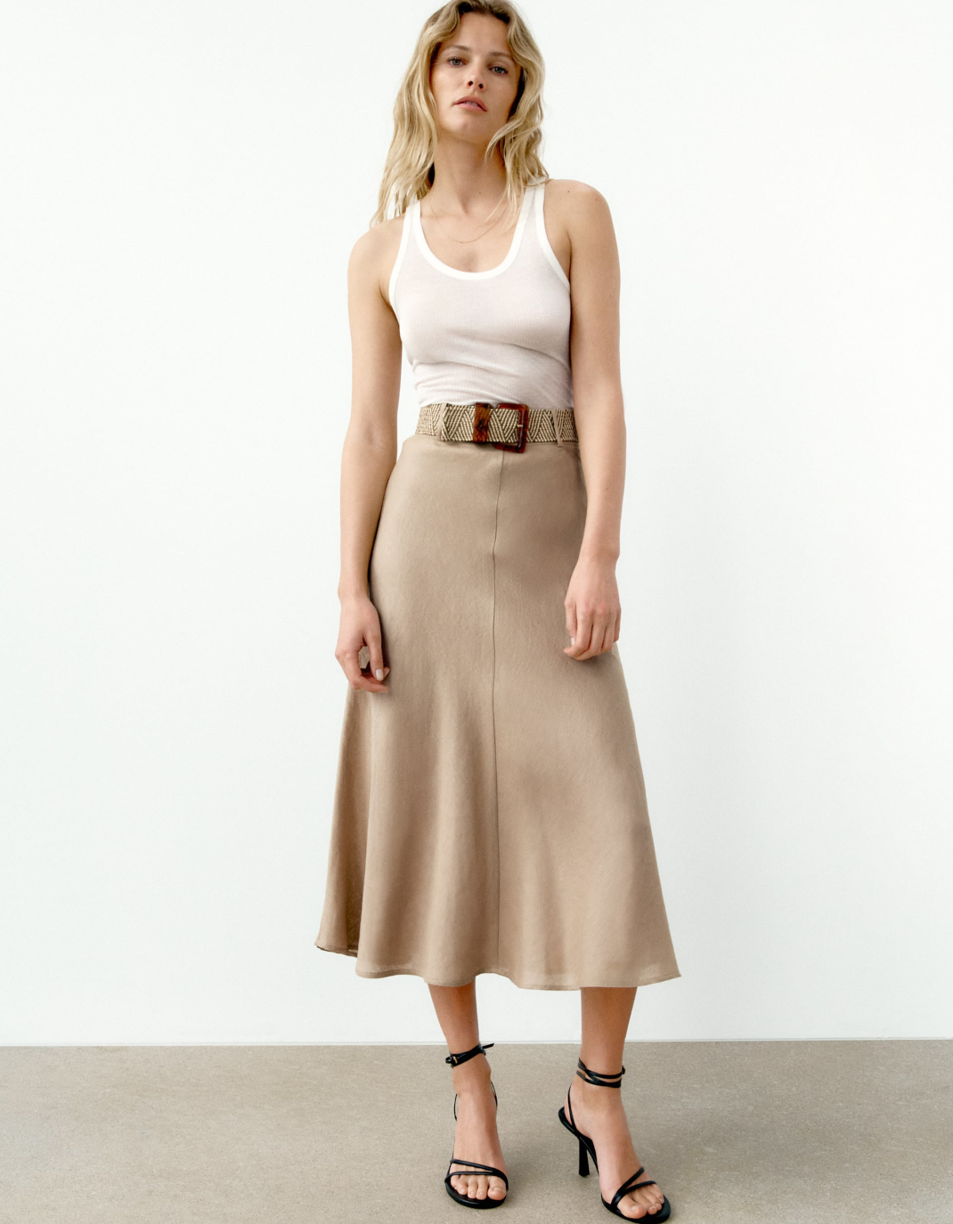 6+1 ντελικάτες φούστες της αγοράς που θα φορέσετε από το πρωί ως το ...