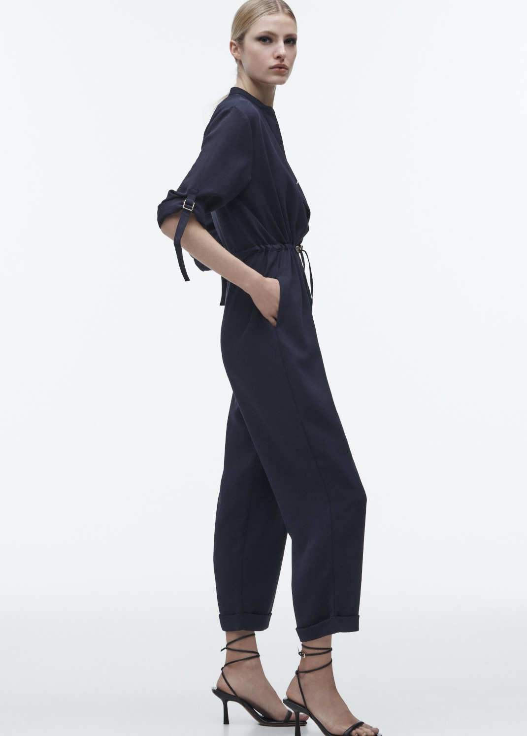 Το elegant jumpsuit από τα Zara που θα δώσει τύπο στα looks σας | BOVARY