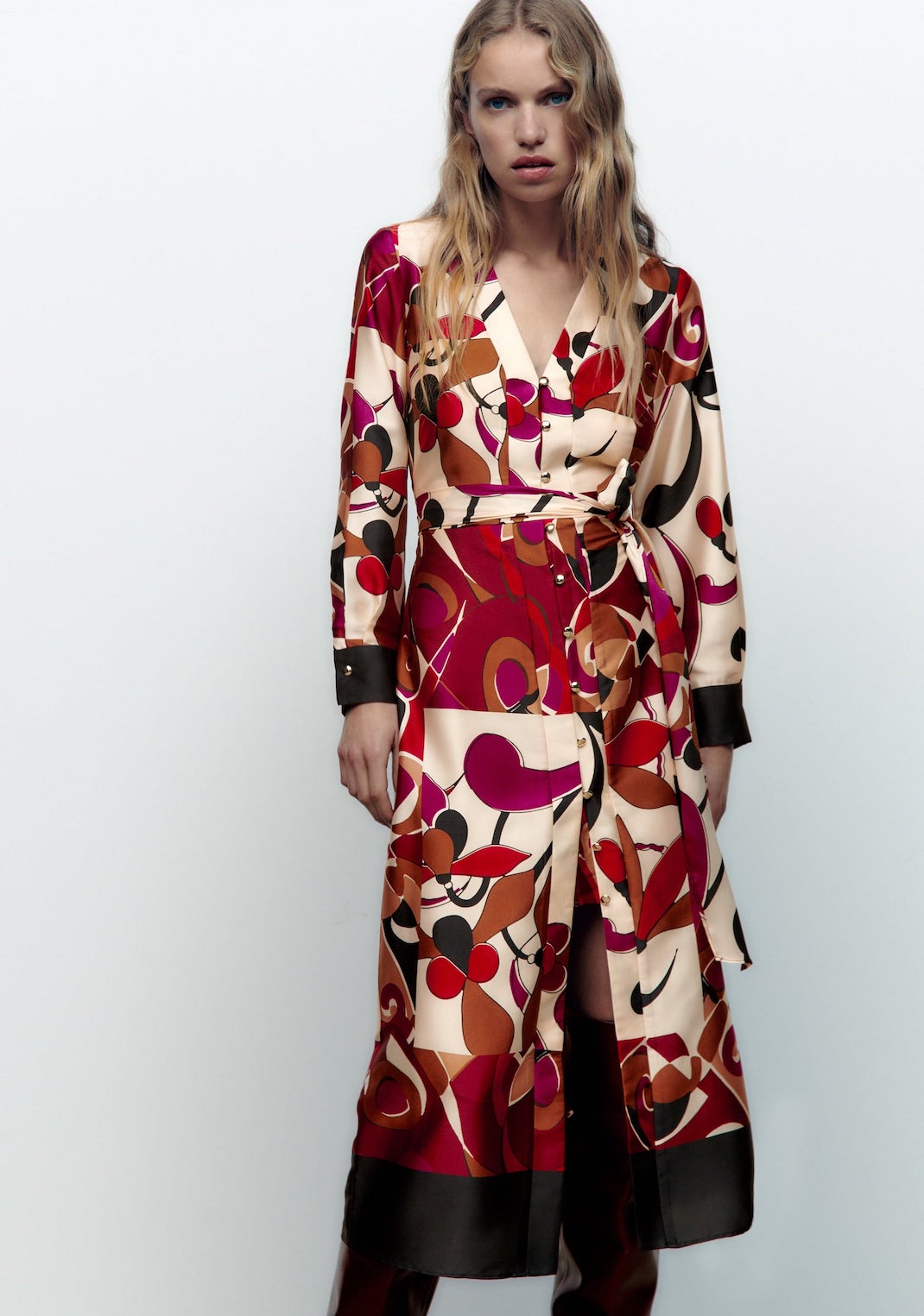 To elegant shirt dress από τα Zara θα σε πείσει να αγκαλιάσεις τα φθινοπωρινά prints | BOVARY