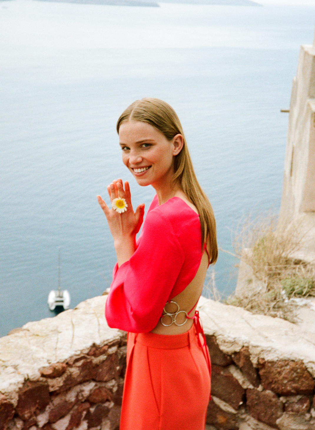 New nostalgia -Η καλοκαιρινή συλλογή των Zara έχει φόντο την Σαντορίνη ...