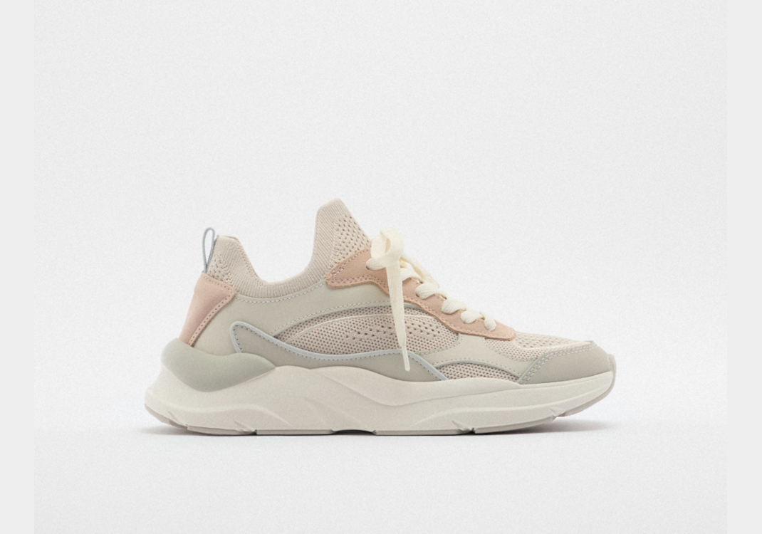 Τα sneakers από τα Zara στο χρώμα της πούδρας που θα φορέσετε και ...