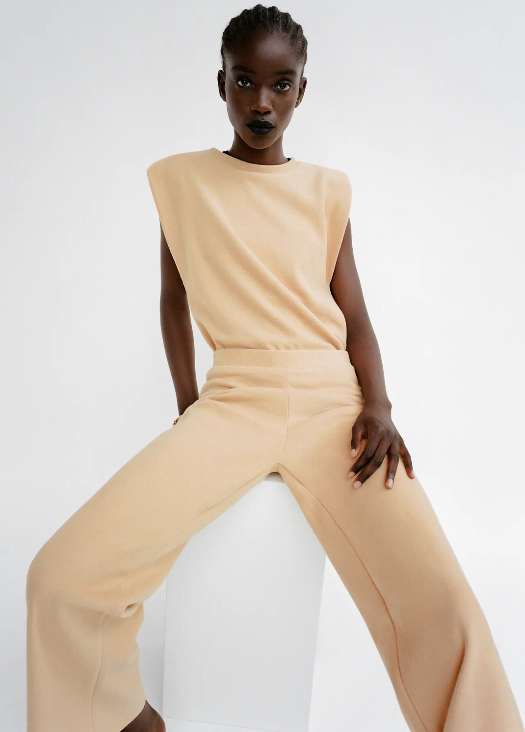 Αυτό είναι, χωρίς αμφιβολία, το πιο δημοφιλές τοπ της χρονιάς -Bossy ...