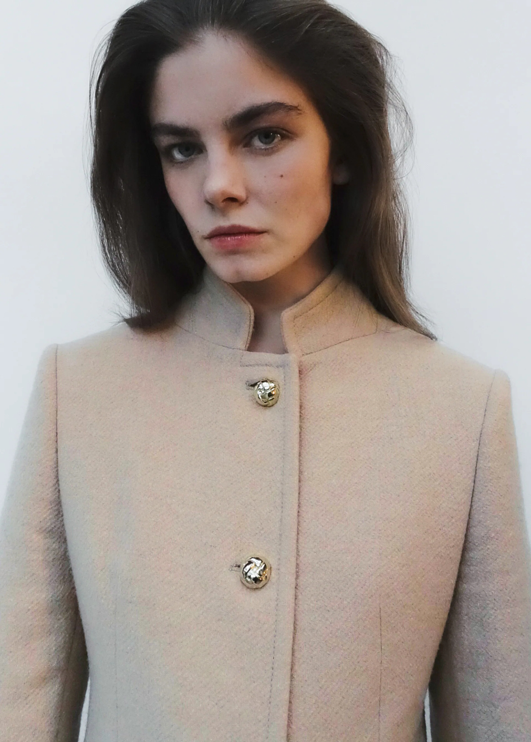 Το chic παλτό από τα Zara είναι ο ορισμός του all time classic | BOVARY