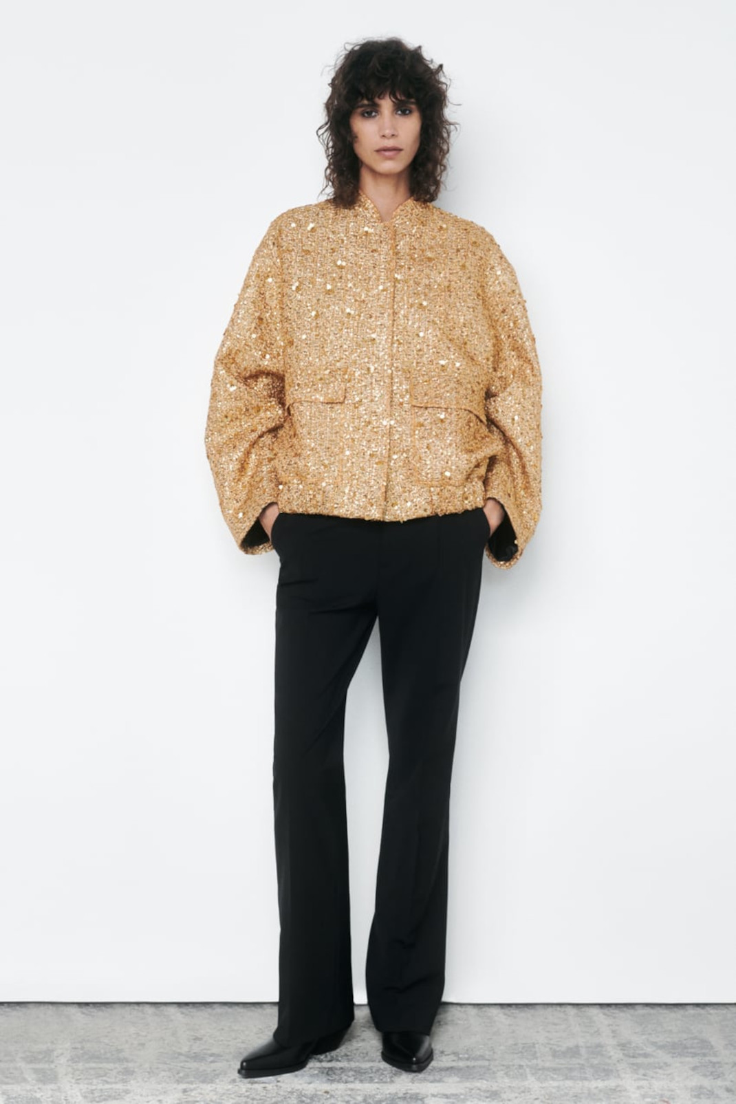 To χρυσό πανωφόρι από τα Zara που έγινε viral στο Instagram -To αγαπούν ...