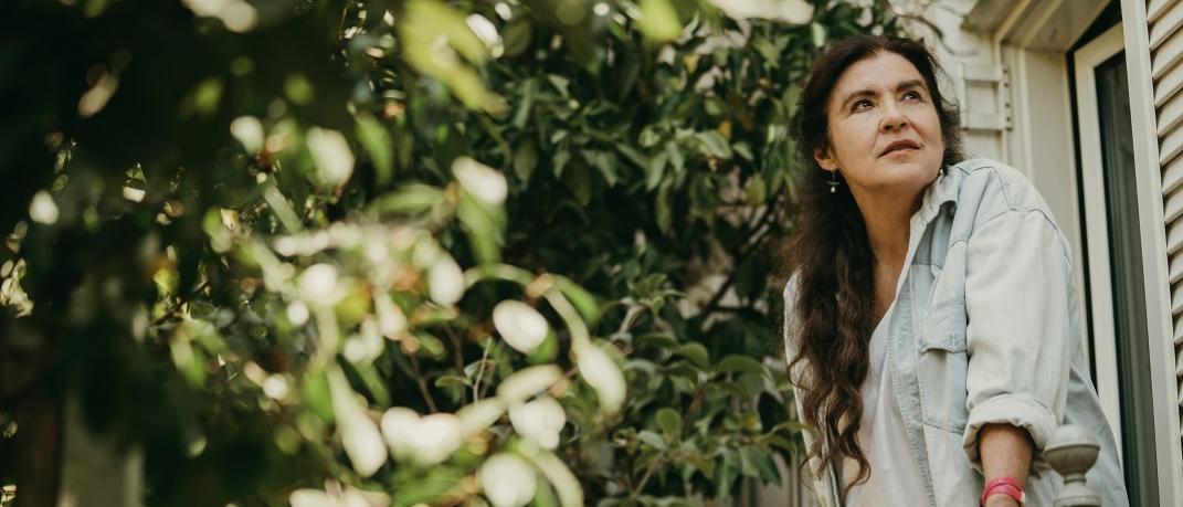 ΛΥΔΙΑ ΚΟΝΙΟΡΔΟΥ | BOVARY