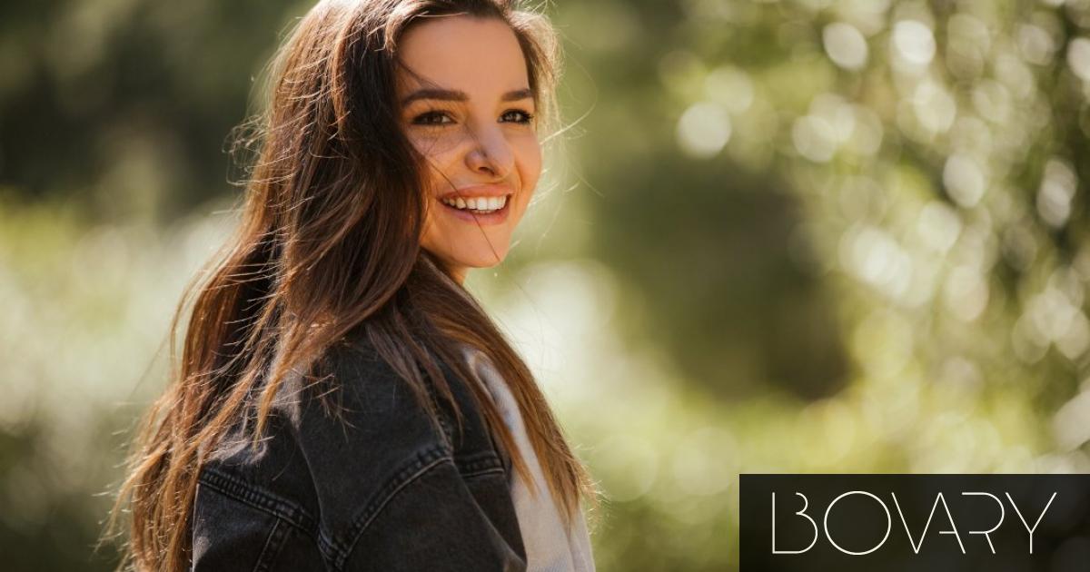 Το μίνιμαλ μανικιούρ της Εριέττας Κούρκουλου είναι το ιδανικό για κοντά νύχια -Hot trend alert ...