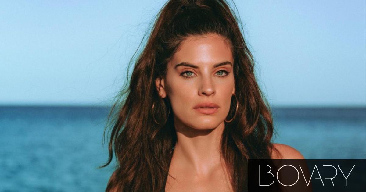 H Χριστίνα Μπόμπα ποζάρει με μπικίνι σε τρία διαφορετικά χρώματα και δεν ξέρεις ποιο να ...