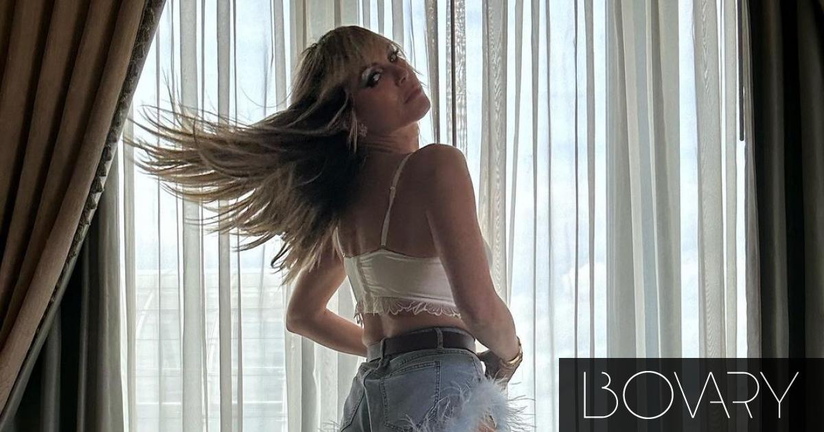 Η Χάιντι Κλουμ με hot τζιν σορτάκι και crop top στα 50 της, απογειώνει το summer sexy look | BOVARY