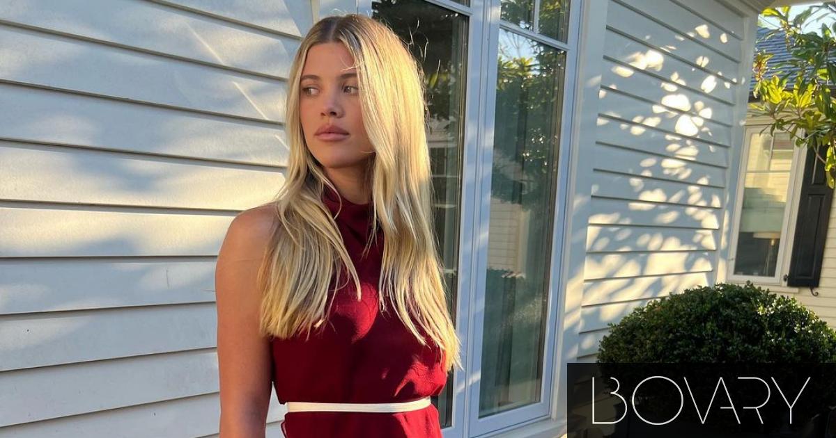 Το classy look της Σοφία Ρίτσι στο χρώμα του κρασιού και η τσάντα 11 ...