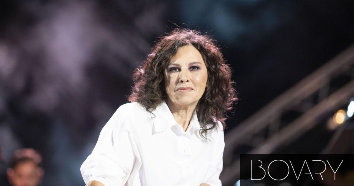 Σαν κοριτσάκι στα 66 της -H Ελευθερία Αρβανιτάκη έβαλε τη μαρινιέρα της και μπότες Ugg και πήγε ...