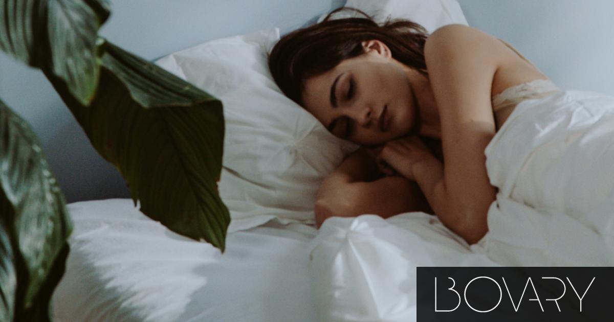 Πώς ο τρόπος που κοιμάστε μπορεί να σας προκαλέσει ρυτίδες | BOVARY