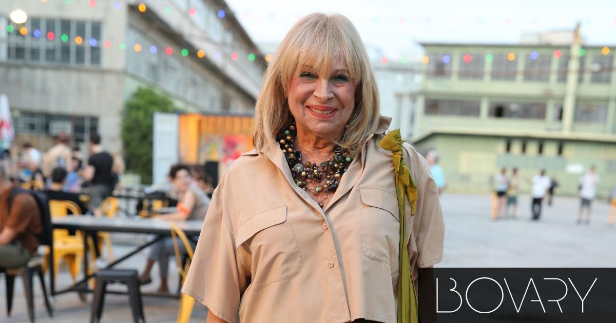 Η Άννα Φόνσου με τζιν και πλατφόρμες εμπνέει στιλιστικά τις γυναίκες άνω των 60 | BOVARY