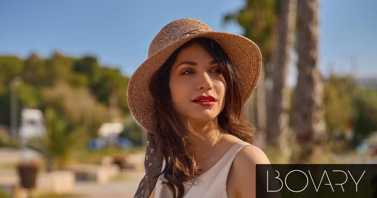 H Κατερίνα Γερονικολού ποζάρει με τo μπικίνι της στην παραλία | BOVARY