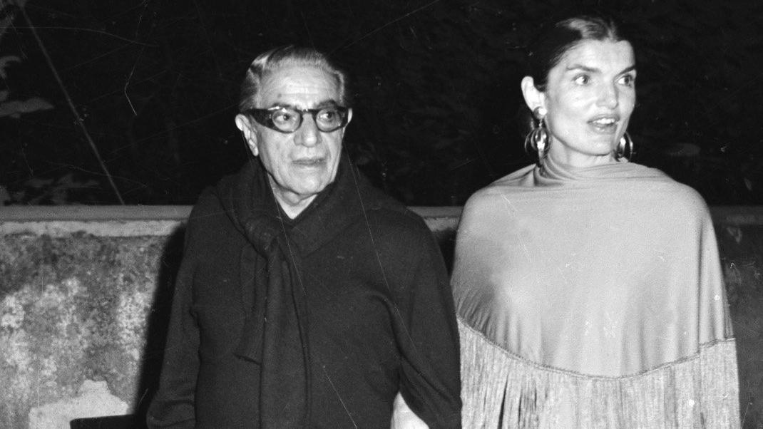 Τζάκι Κένεντι, η θεά του καλοκαιρινού στιλ -6 κομμάτια που καθιέρωσε ως ...