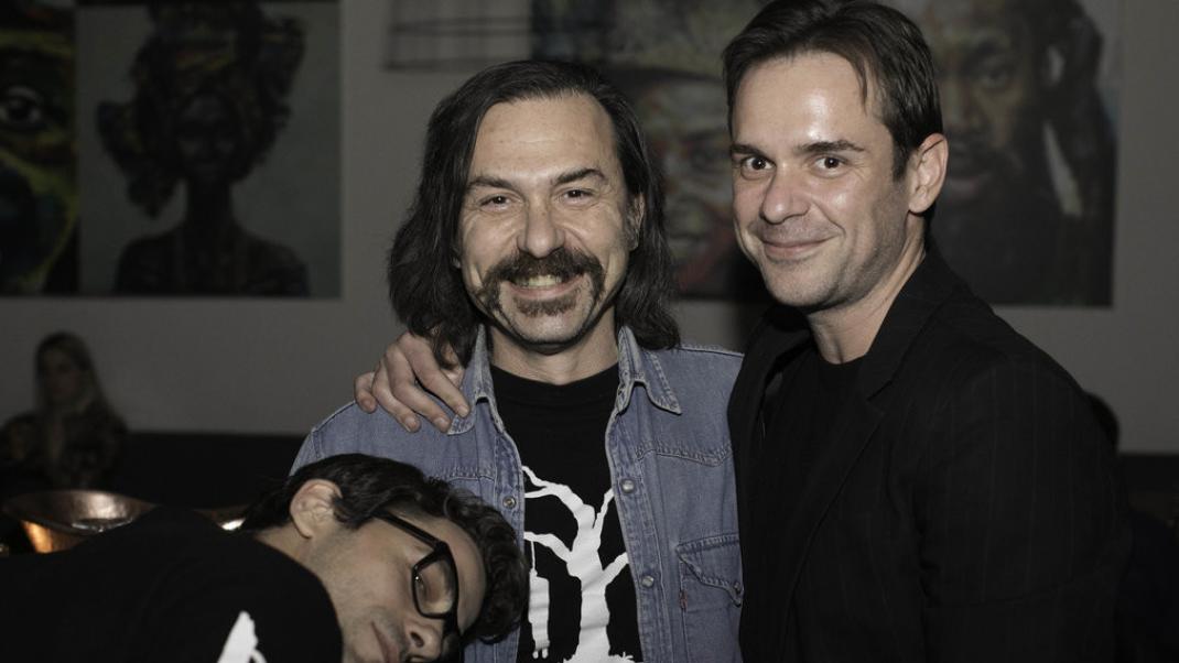 Σπάνια εμφάνιση του Δημήτρη Αλεξανδρή με τον αδερφό του, γνωστό ηθοποιό ...