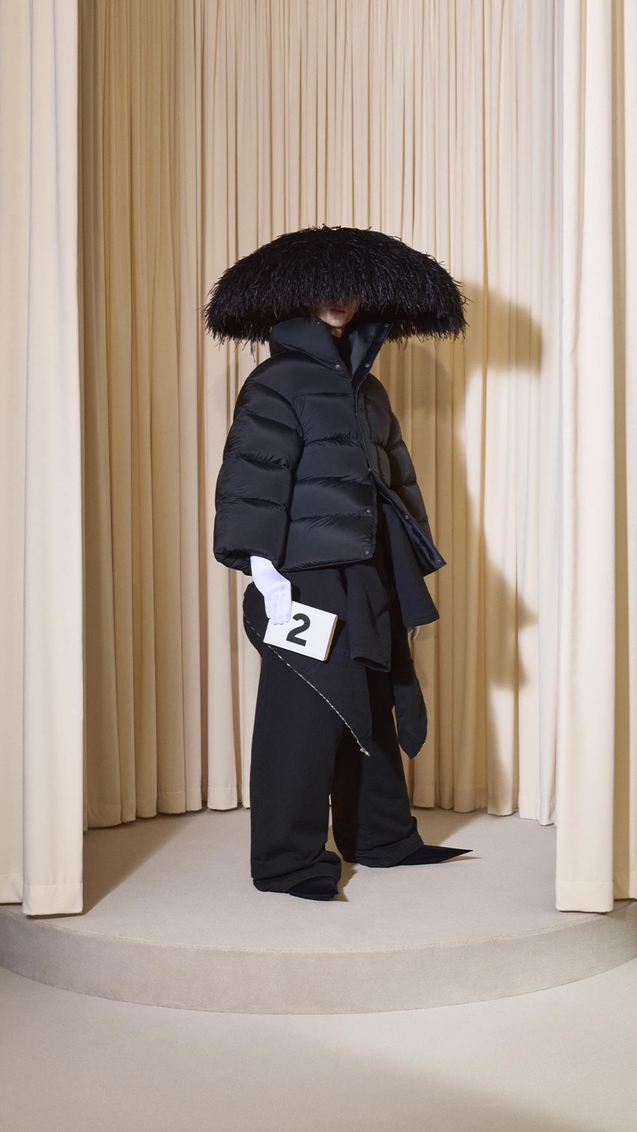 Ο Demna Gvasalia τίμησε τον Cristóbal Balenciaga με μια couture συλλογή ...
