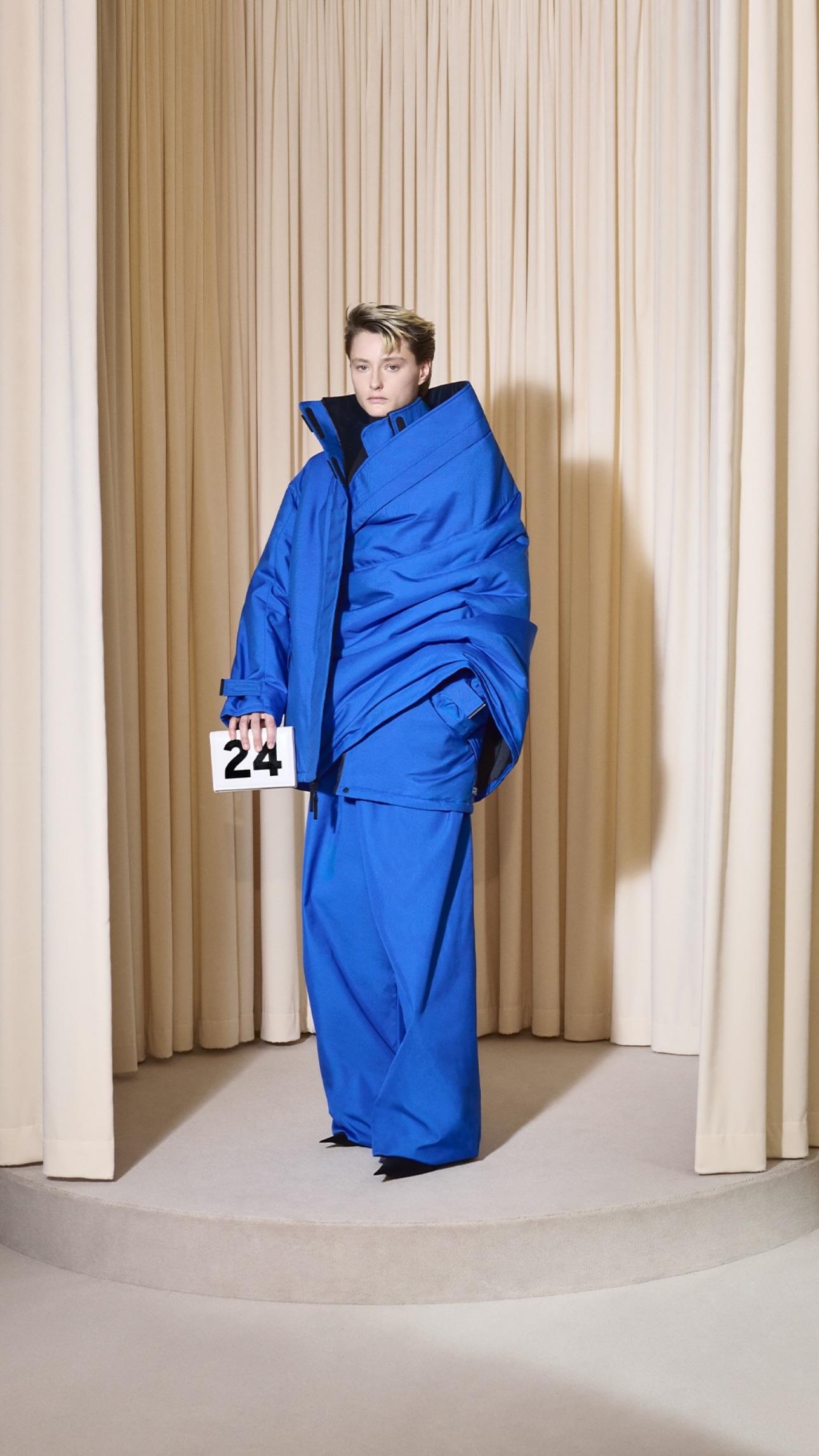 Ο Demna Gvasalia τίμησε τον Cristóbal Balenciaga με μια couture συλλογή ...