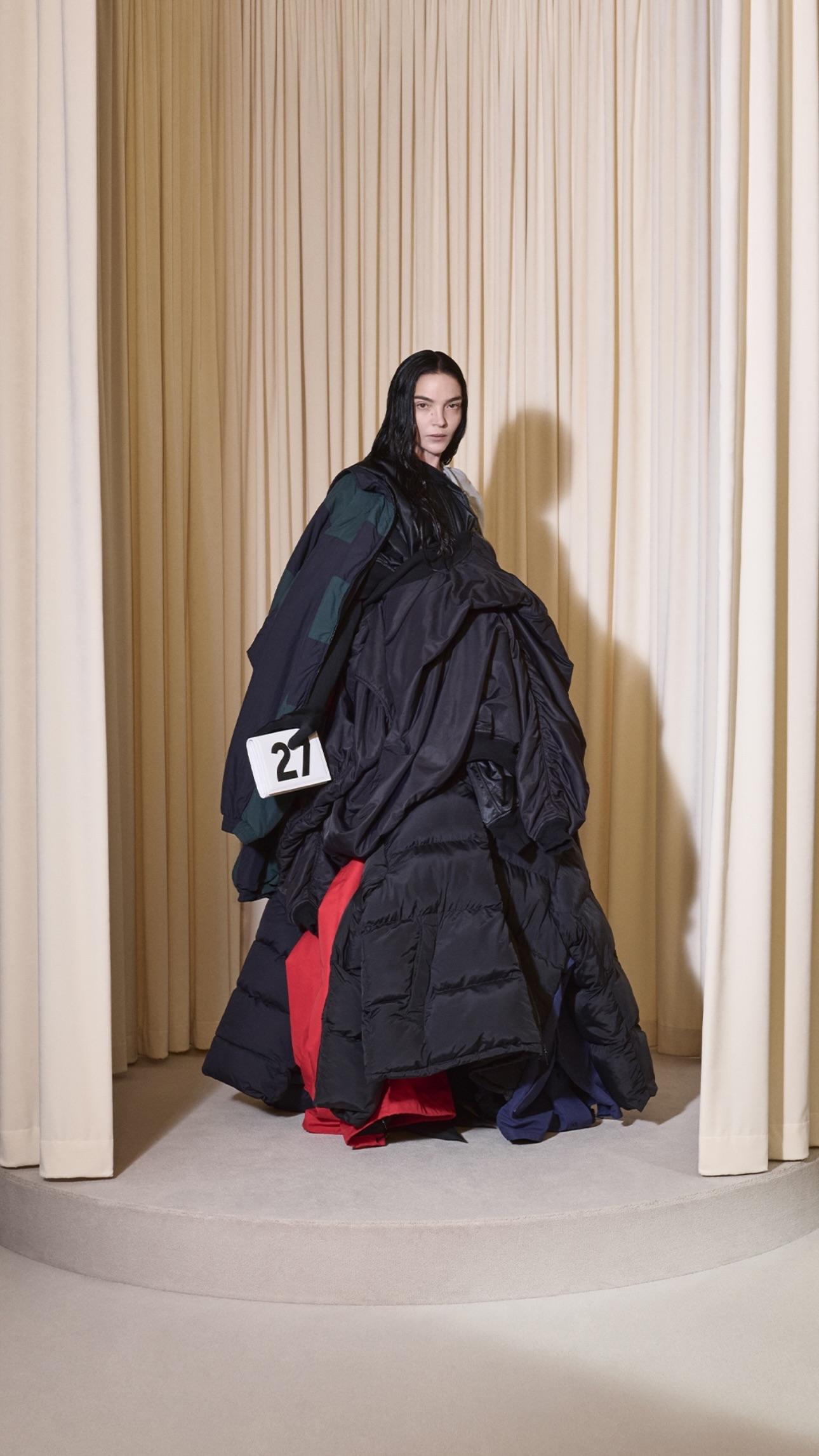 Ο Demna Gvasalia τίμησε τον Cristóbal Balenciaga με μια couture συλλογή ...
